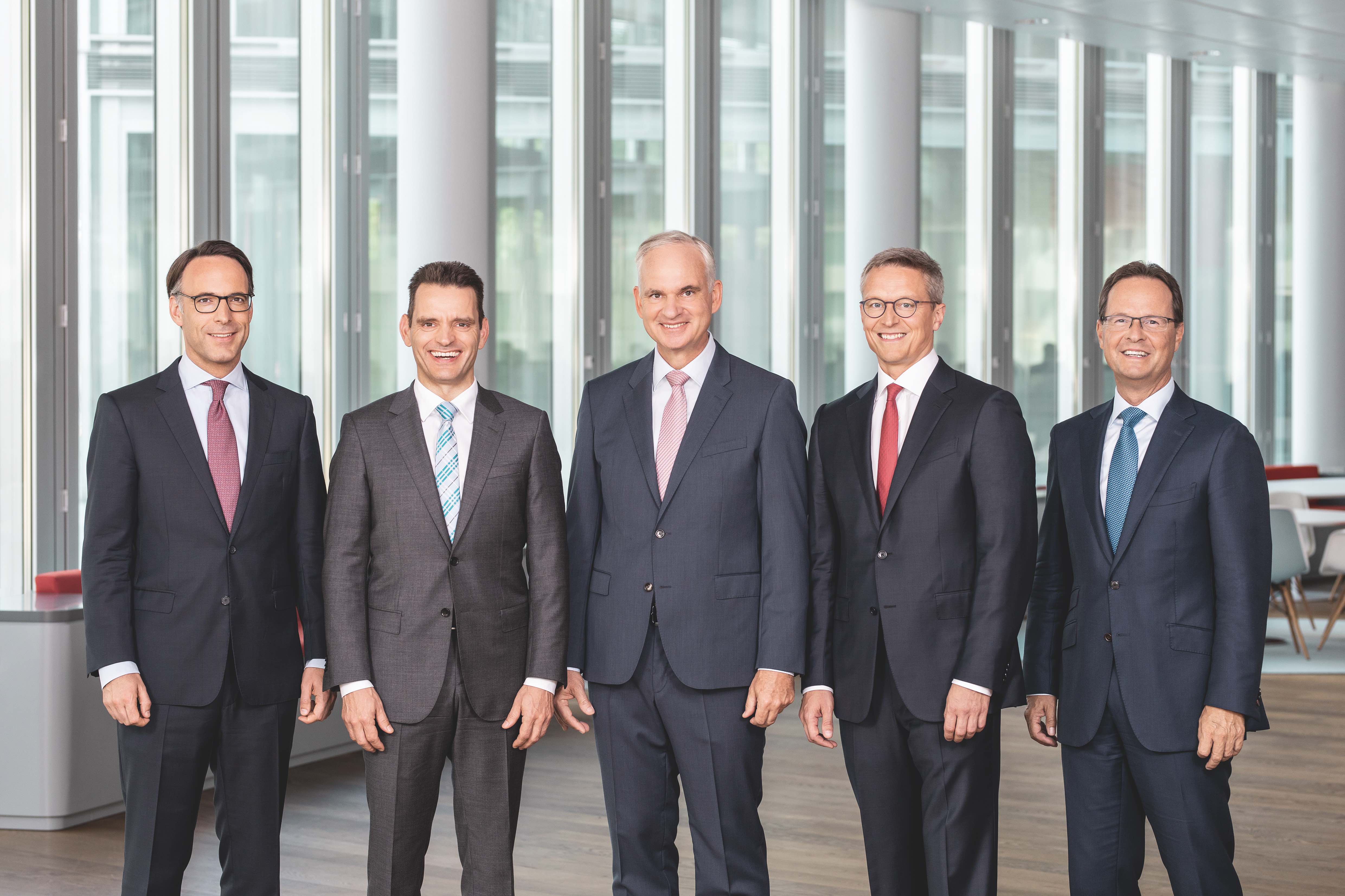 Pressefotos E.ON: Zentrale, Vorstand und Erneuerbare Energien